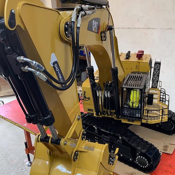 1/10 CAT 6015B heavy metal hydraulic model
